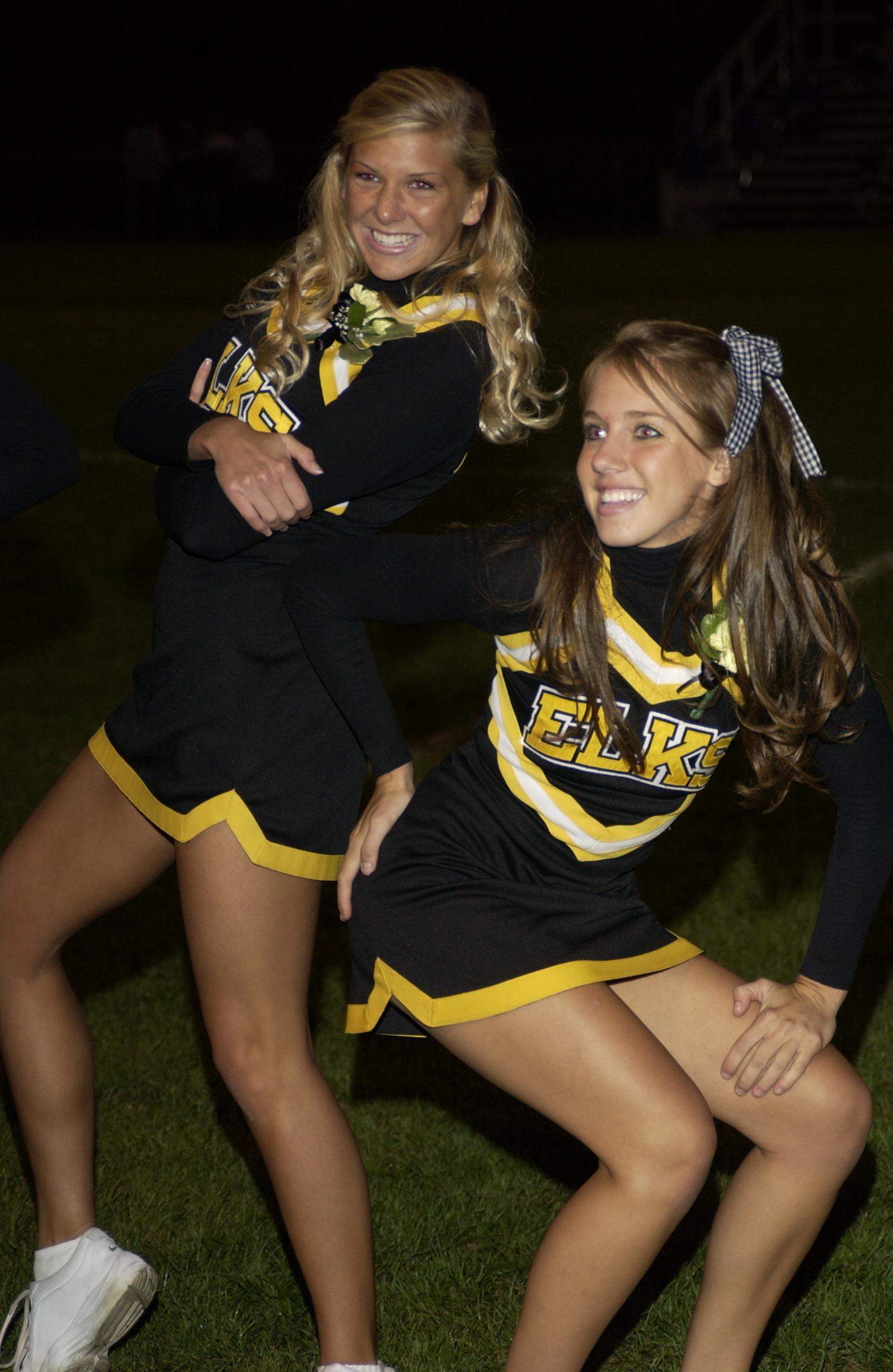 Centerville Oh High School Varsity Soccer Cheergirls 2005 Chsvarsoc